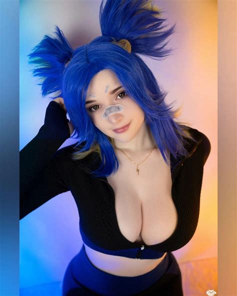 Enafox S Neon Cosplay From Valorant