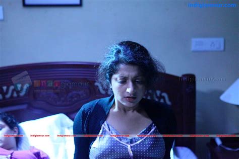 Meera Jasmine Actress Photo Image Pics And Stills