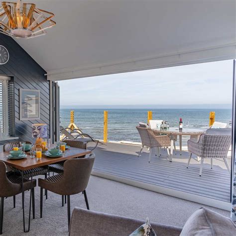 Luxury 2 Bedroom Holiday Apartment Sleeps 4