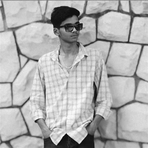 ਨਿਤੇਸ਼ 🤍 Nitesh Its Nitesh Official Threads Say More