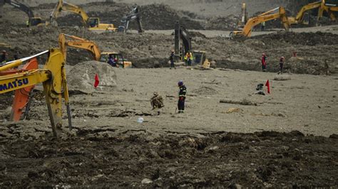 შოვში დაღუპულთა რაოდენობა 31 მდე გაიზარდა 2 ადამიანს კვლავ ეძებენ Netgazeti • სტიქია რაჭაში