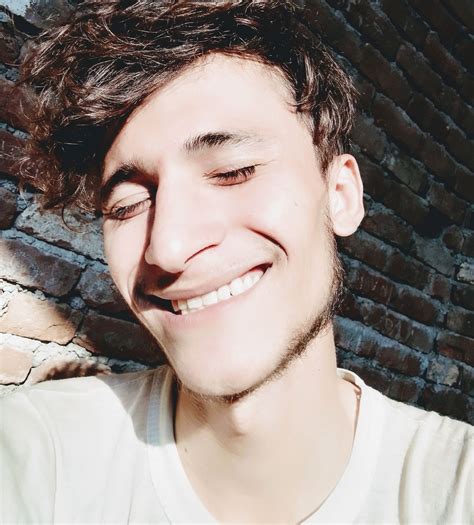 Adrian Aurora Medium
