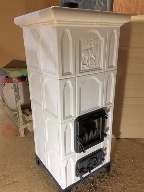 Hordozható Cserépkályha Fehér és Beige Színben Szolgáltatás építkezés Javítás Szerelés