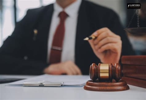 Solicitor Vs Barrister Whats The Difference