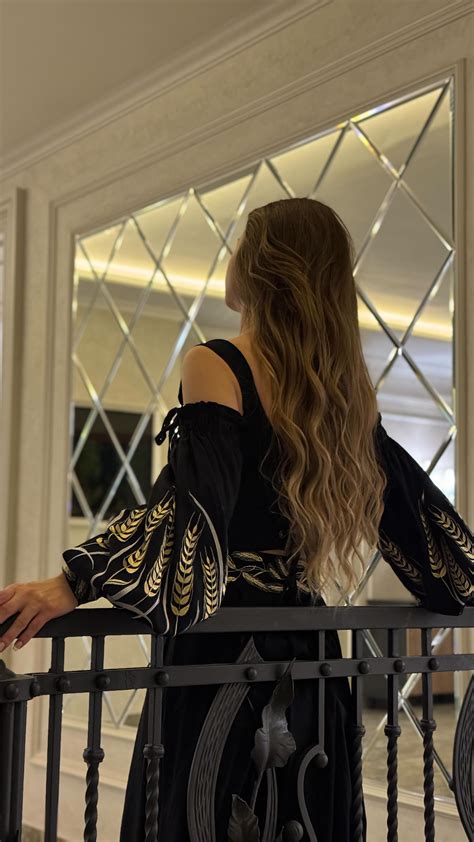 ВИШИВАНКИ ІНДИВІДУАЛЬНЕ ПОШИТТЯ Неймовірної краси комплект🥹🌾 Корсет Тканина льон Машина