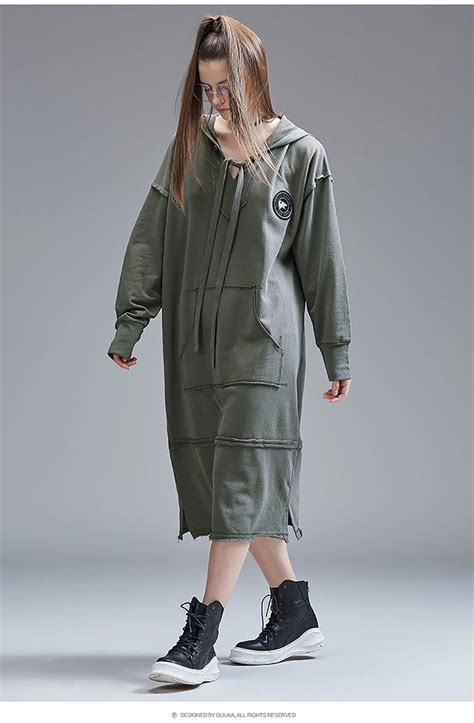 长款连帽卫衣怎么搭配连帽风衣怎么搭配连帽呢子大衣怎么搭配大山谷图库