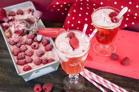 Raspberry Lemonade Float Lighthouse Lemonade