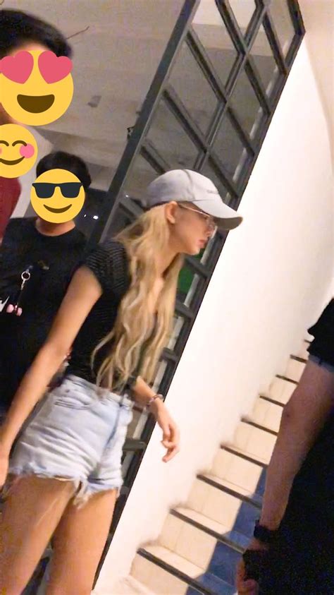 Pin By Moonie On B L A C K P I N K Blackpink Fashion Casual Chic Outfit Aesthetic Women