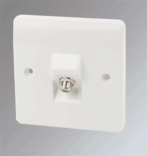 MK Logic Plus Gang F Type Satellite Socket White Screwfix