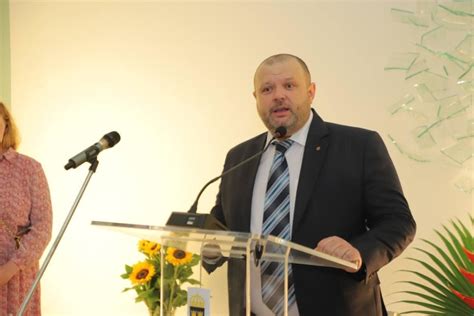 Проєкт «Українська книжкова поличка презентували в Індії Читайте на Ukr Net