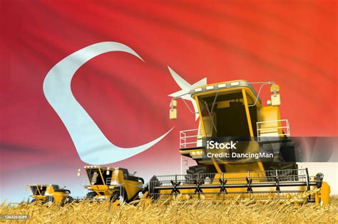 노란 농촌 농업의 산업 3d 그림 터키 플래그 배경 식품 산업 개념필드에 수확기 결합 3차원 형태에 대한 스톡 사진 및 기타
