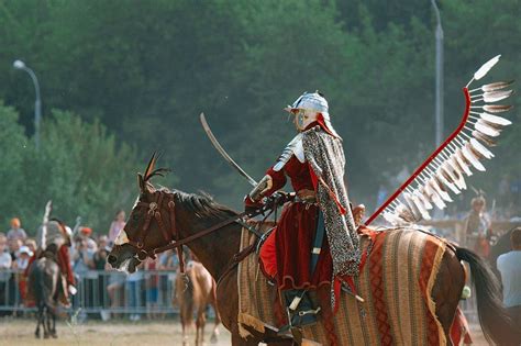Польские гусары в Москве. 400 лет спустя | Крылья, Всадники, Шотландцы