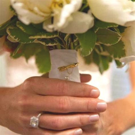 My Besties Bouquet Pi Beta Phi Pin And Peonies Mallory Leblanc Piphi Sorority Pibetaphi