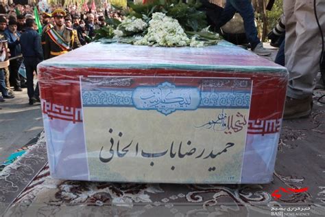 مراسم تشییع و خاکسپاری شهید مدافع حرم حمیدرضا باب الخانی به روایت تصویر