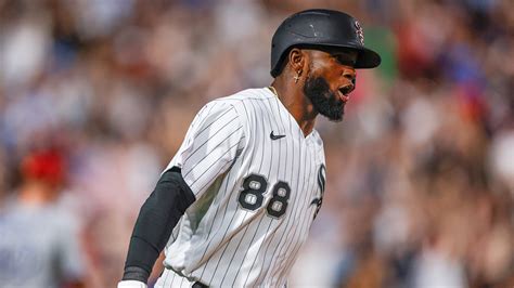 Watch Luis Robert Jr Wows With 450 Foot Home Run Yahoo Sports