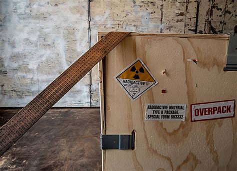 Transport Label Class 7 Dangerous Radiation Warning Sign Photo