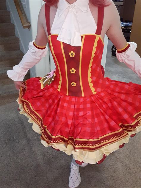 77 Best Curtsy Images On Pholder Saint Meghan Markle Zettai Ryouiki