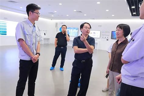 《国家市场监督总局领导调研京东方合肥b9》 9月19日上午，国家市场监督总局质量发展局副局长李宣庆、服务质量处处长马宏伟、安徽省市场监督管理局