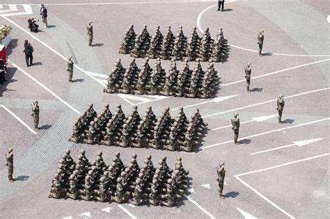 საქართველოს საქართველოს დამოუკიდებლობის დღე თავისუფლების მოედანზე რეკრუტების მიერ საზეიმო