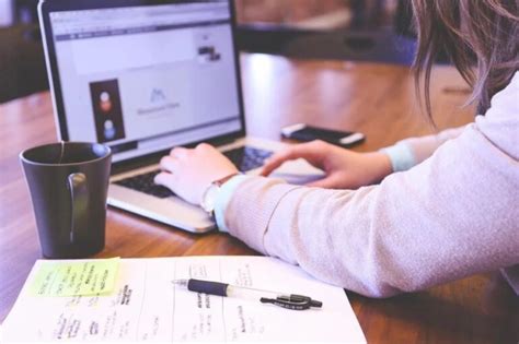 7 Tips Membuat Logo Mahal Yang Menjual ZenCreator