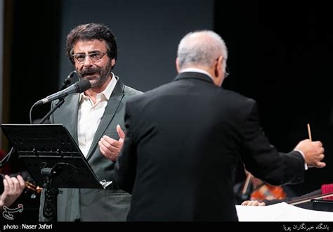 علیرضا افتخاری آثار قدیمی اش را با ارکستر ملی خواند عکس تسنیم