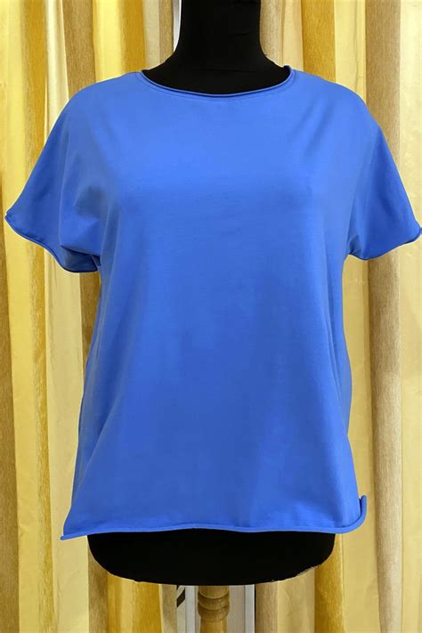 Выбор блузок для полных женщин: оптимальные фасоны и материалы