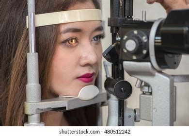 Optometrist Performing Visual Field Test Babe Stock Photo Edit Now 1097954270
