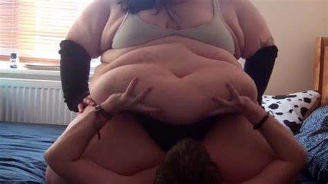 Squashing Ssbbw Squashing Belly Button Play ThisVid