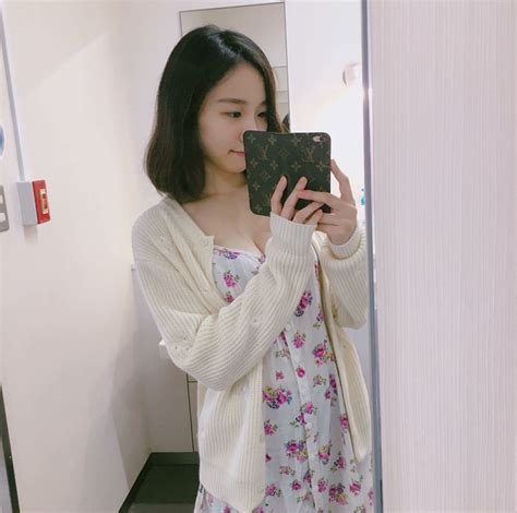 대학내일 모델 윤수빈 후방주의 꾸르