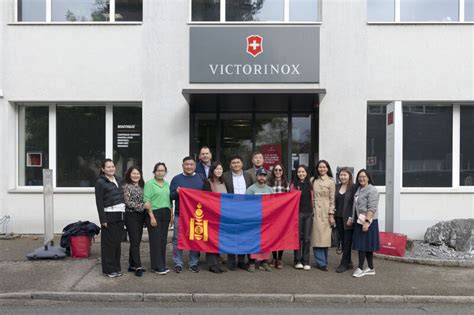 Bpn Mongolia On Linkedin Victorinox ХК нь халаасны хутга гэр ахуйн болон мэргэжлийн хутга цаг…