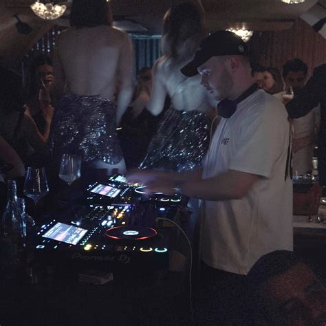 Steppi · Artist Profile