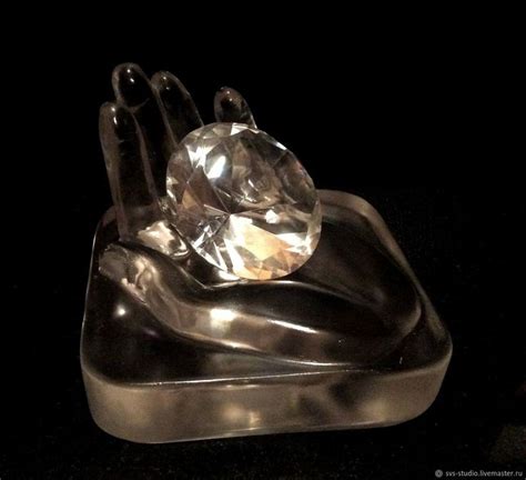 Подставка для украшений `Рука`