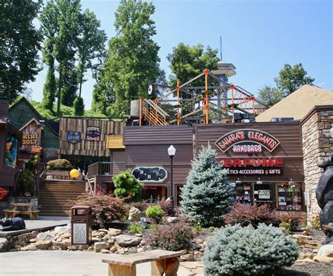 Reagan Terrace Mall Gatlinburg Tn 37738