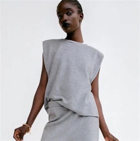 Женский трикотажный топ жилет жилетка Zara — цена 450 грн в каталоге Жилетки Купить женские вещи