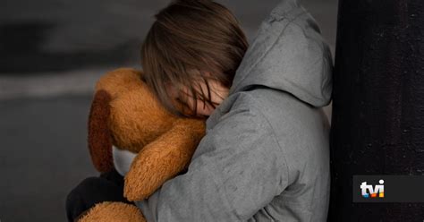 Quando a menina sujava as cuecas a madrasta esfregava as no rosto dela este caso está a