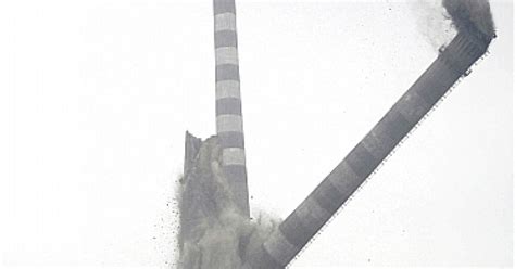 대기오염 막기 위해 폭파되는 中 열병합발전소