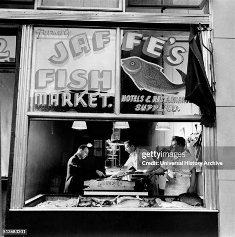 Jewish Center In New York Photos and Premium High Res Pictures - Getty ...