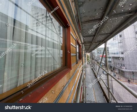 625 Unsafe Scaffolding Images Stock Photos Vectors Shutterstock