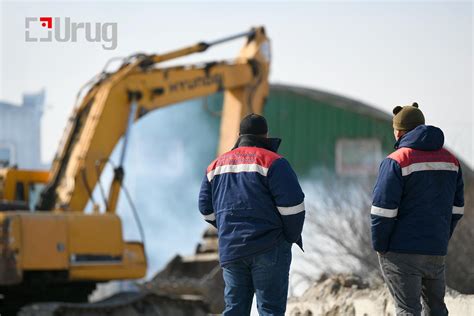 Зөвшөөрөлгүй барьсан гүүрийг буулгаж орц гарцыг чөлөөлж байна