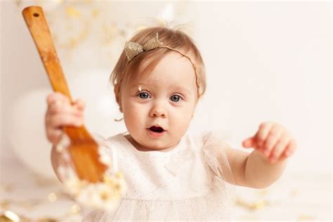 Первый день рождения с тортиком Детский фотограф в Самаре Flower Girl Dresses Flower Girl