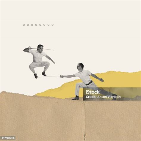 현대 미술 콜라주 두 명의 세련된 남자 칼로 싸우는 친구 다투는 친구들 예술에 대한 스톡 사진 및 기타 이미지 예술 카피 공간 펜싱 Istock