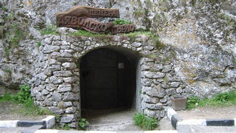 Динозаври в Родопите