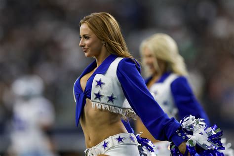 Dallas Cowboys Cheerleader Is Dating Prominent Mlb Star The Spun