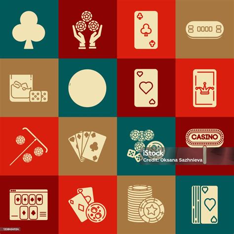 카드 카지노 간판 조커 클럽 기호 룰렛 휠 게임 주사위와 유리 위스키 아이스 큐브 심장 아이콘으로 연주의 갑판을 설정합니다 벡터
