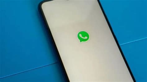 Whatsapp Reintroduce Swipeable Navigation Bar For Android Republic World