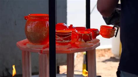 Difference Between A Ceramic And Clay Kiln Spinning Pots
