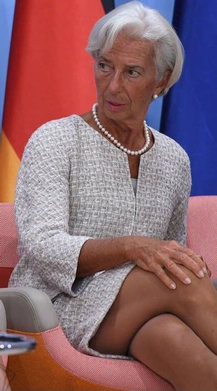 Pin Auf Senior Moments Kurvige Frauen Mode Prominente Frauen Reife