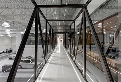 Uber Builds And Tests Self Driving Cars At Engineering Centre In Pittsburgh