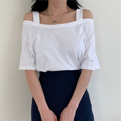 아이엠미키 스트랩숄더 반팔티셔츠크롭반팔티셔츠오픈숄더오프숄더티셔츠스트랩끈반소매퍼프소매어깨트임어깨끈티셔츠여리여리한