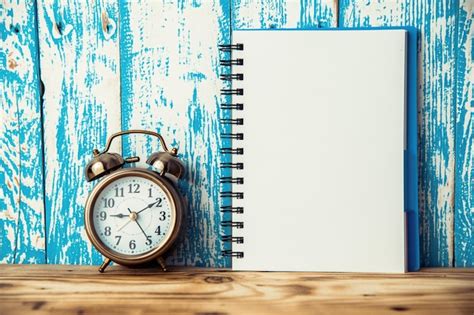 Premium Photo Notepad With Clock